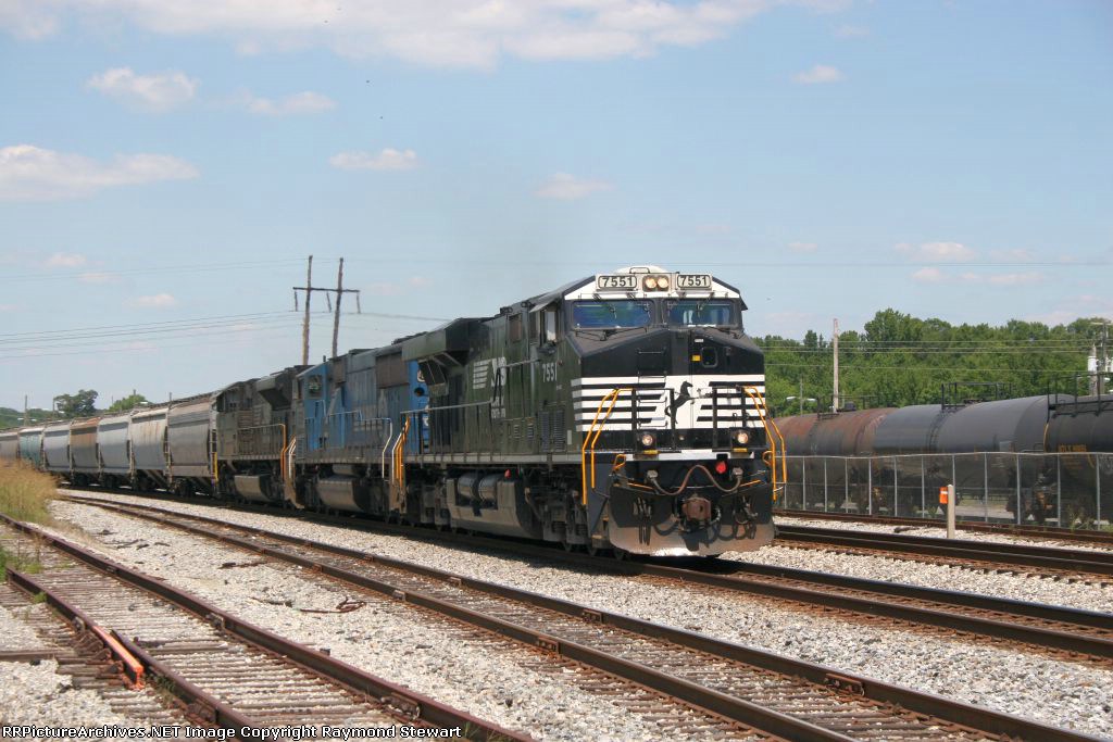 NS 7551 south pulling NS54A at mile post 43